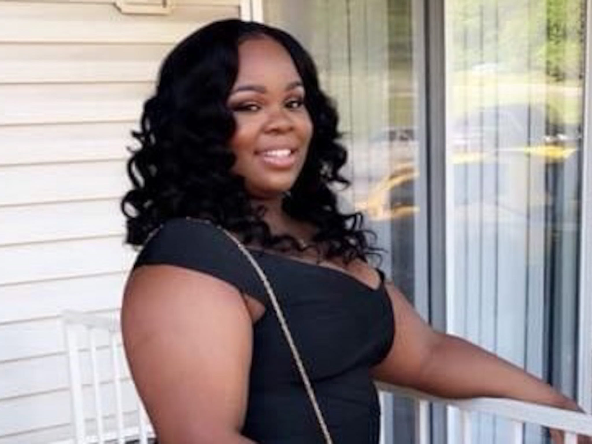 Kamala Harris Calls for Federal Investigation into the Death of Breonna ...