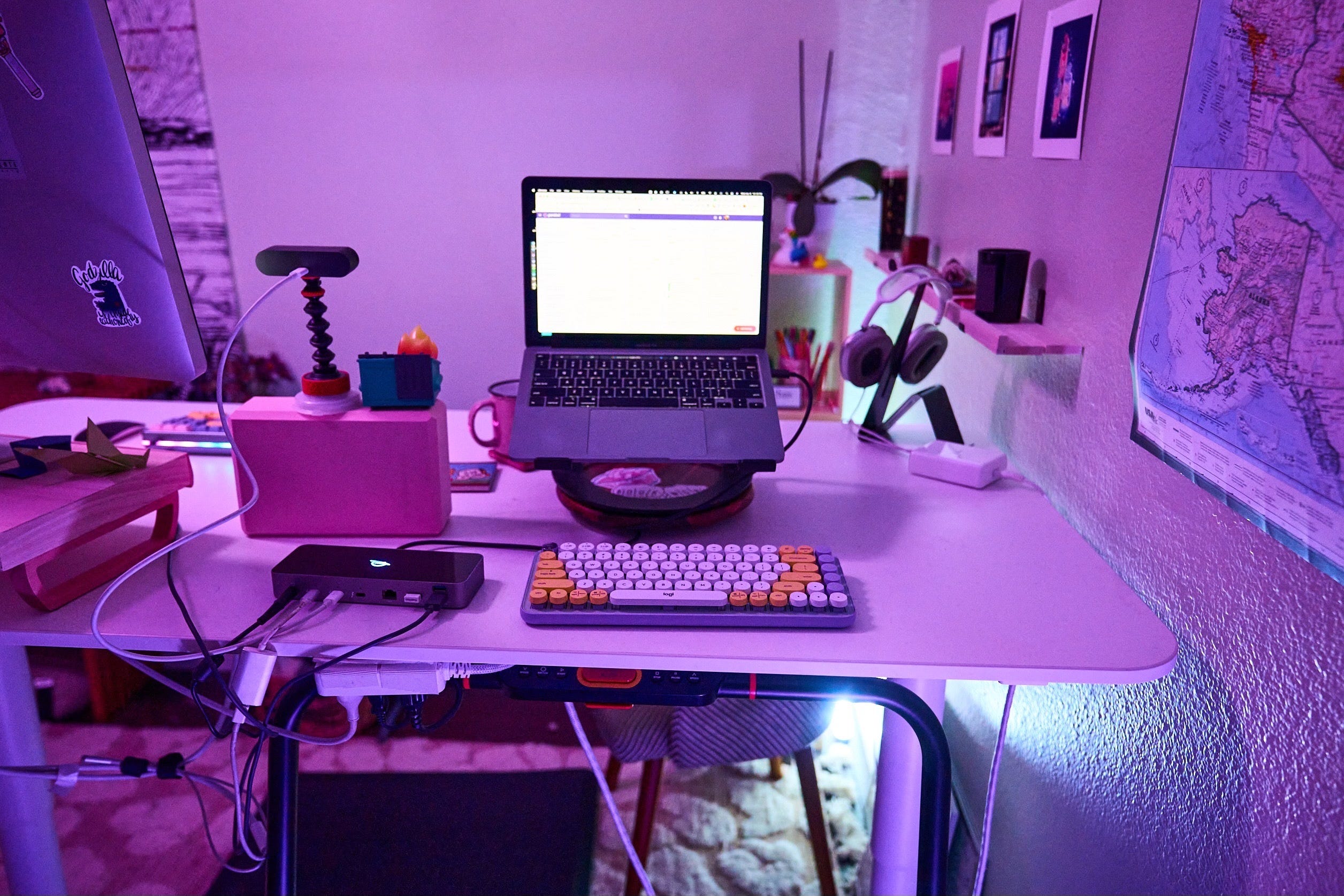 158 - Aviva Pinchas - by Ryan Gilbert - Workspaces