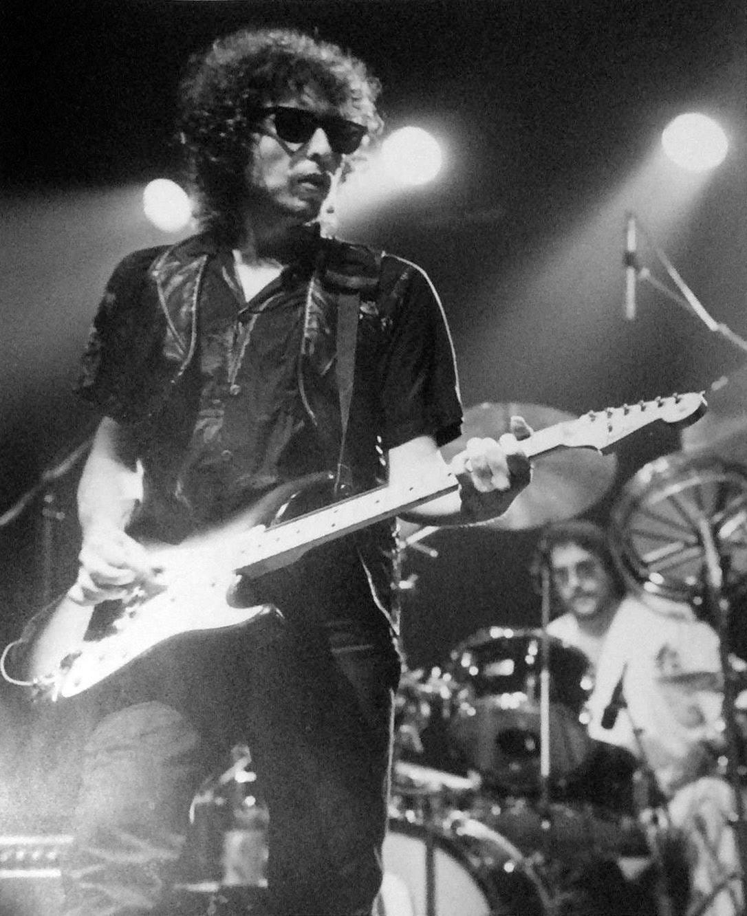 Jim Keltner Talks Thirty Years of Drumming for Bob Dylan