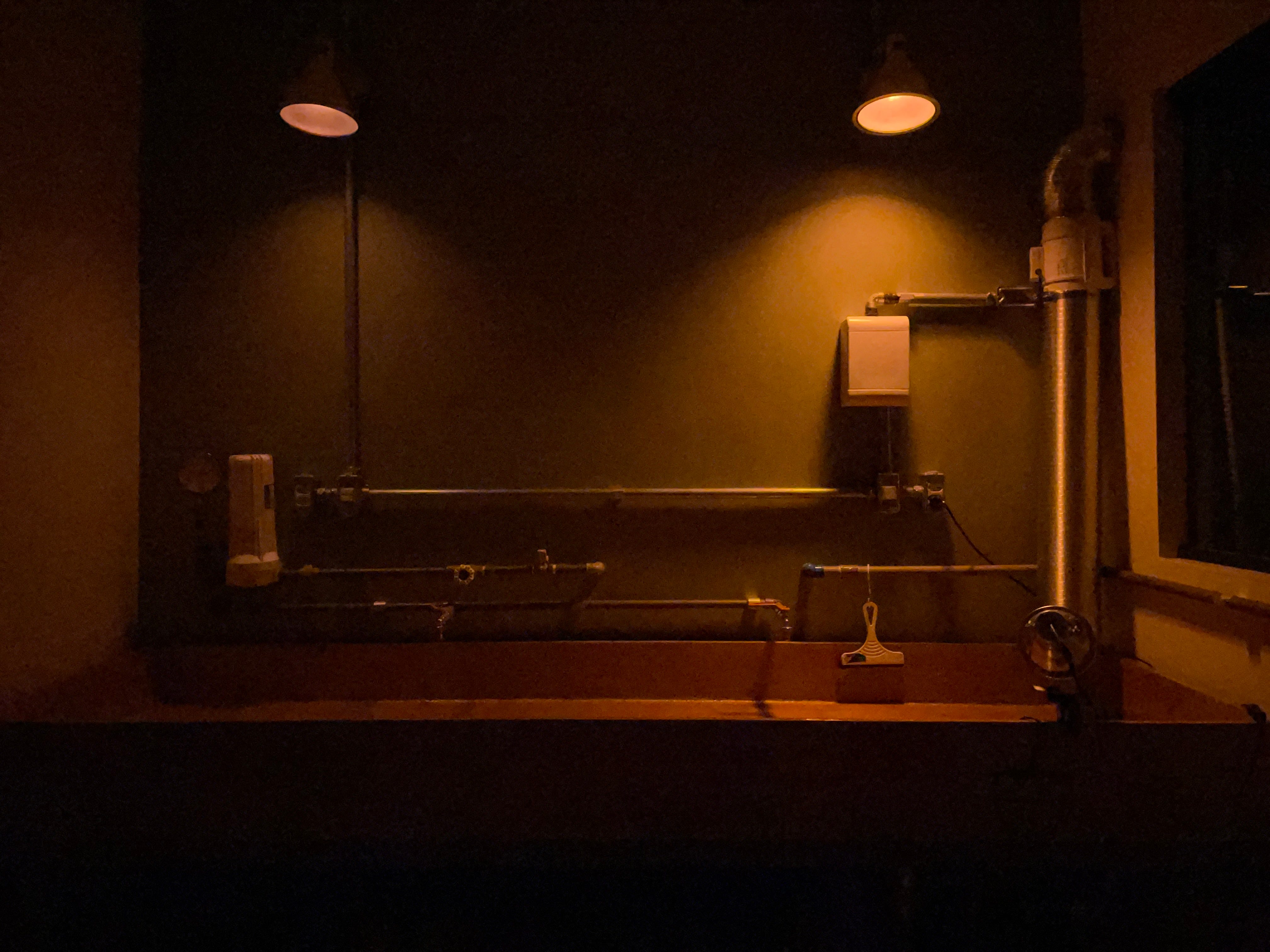 In praise of darkness - by Marina Alves - Amber Room