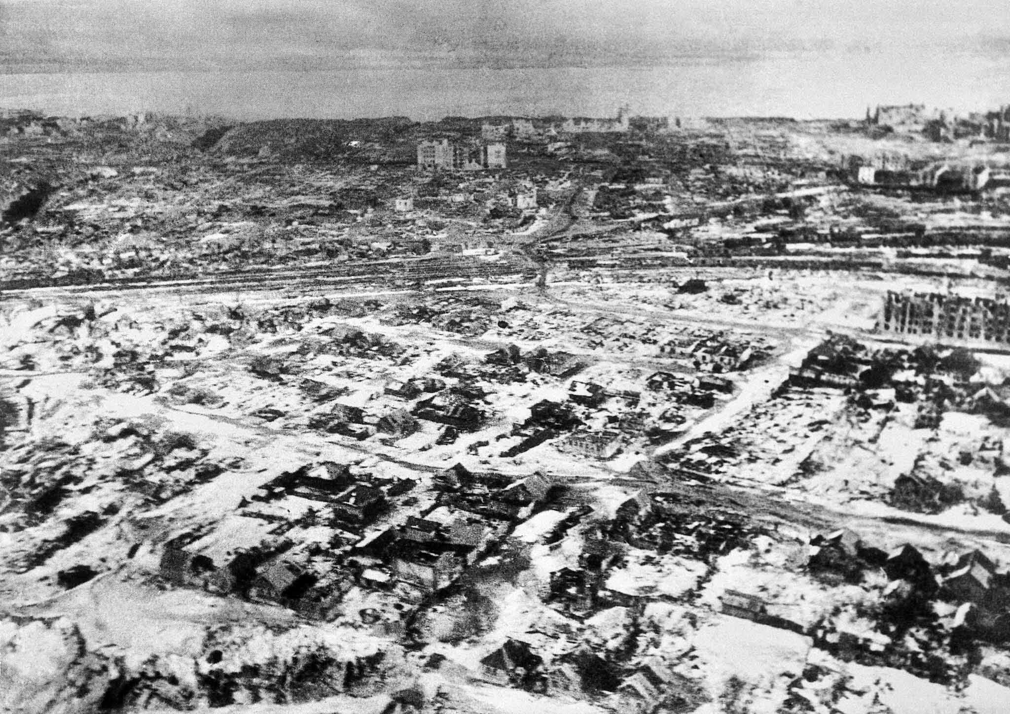 A grim 'Holy Eve' in Stalingrad - by Martin Cherrett