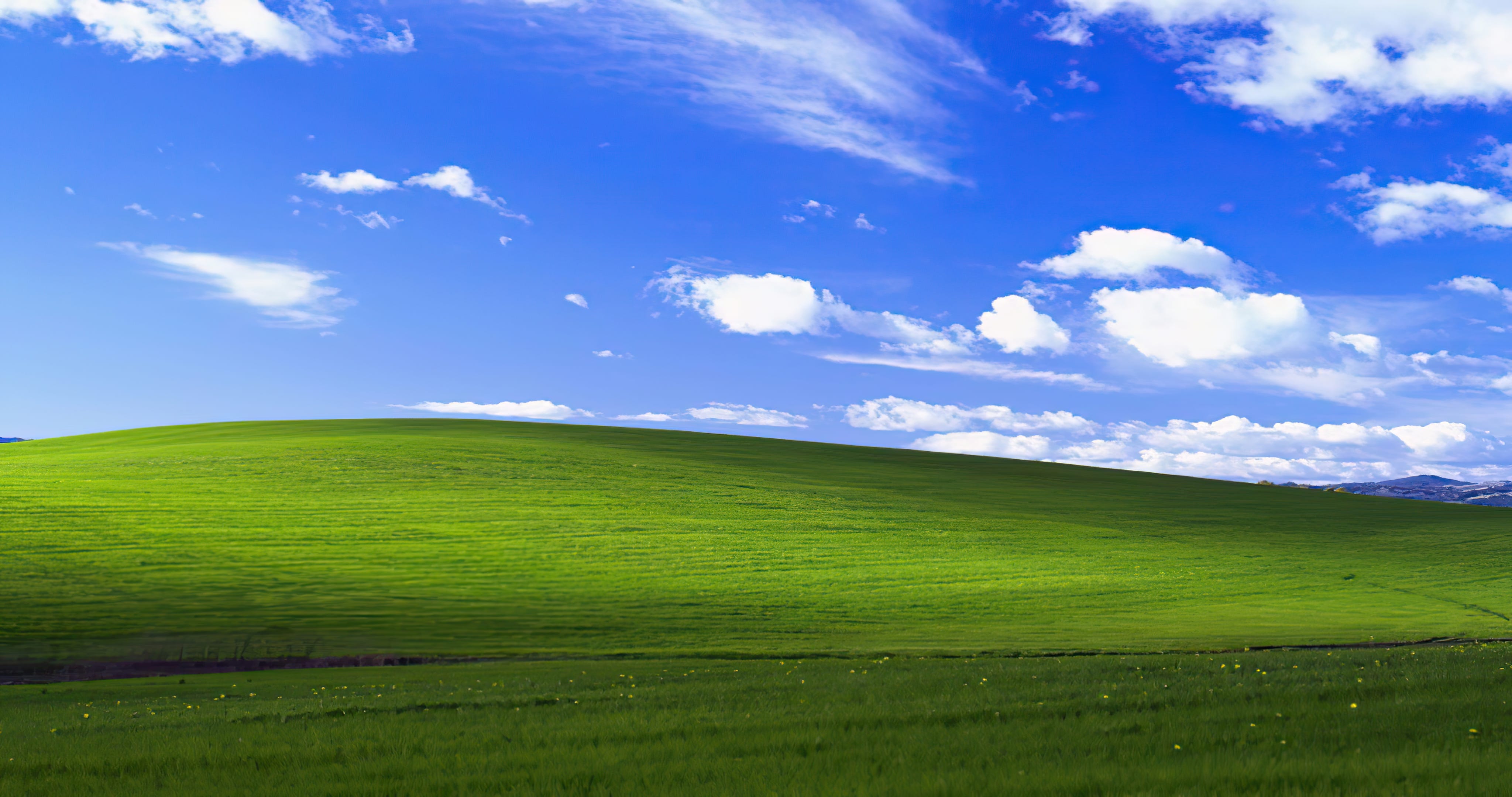 Make Linux look exactly like Windows XP - by Bryan Lunduke
