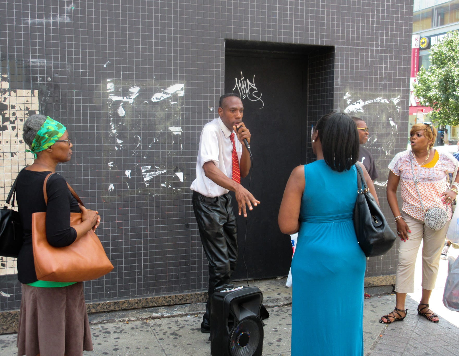 Street Sermon - by Glenn Mann - Picture Perfect City