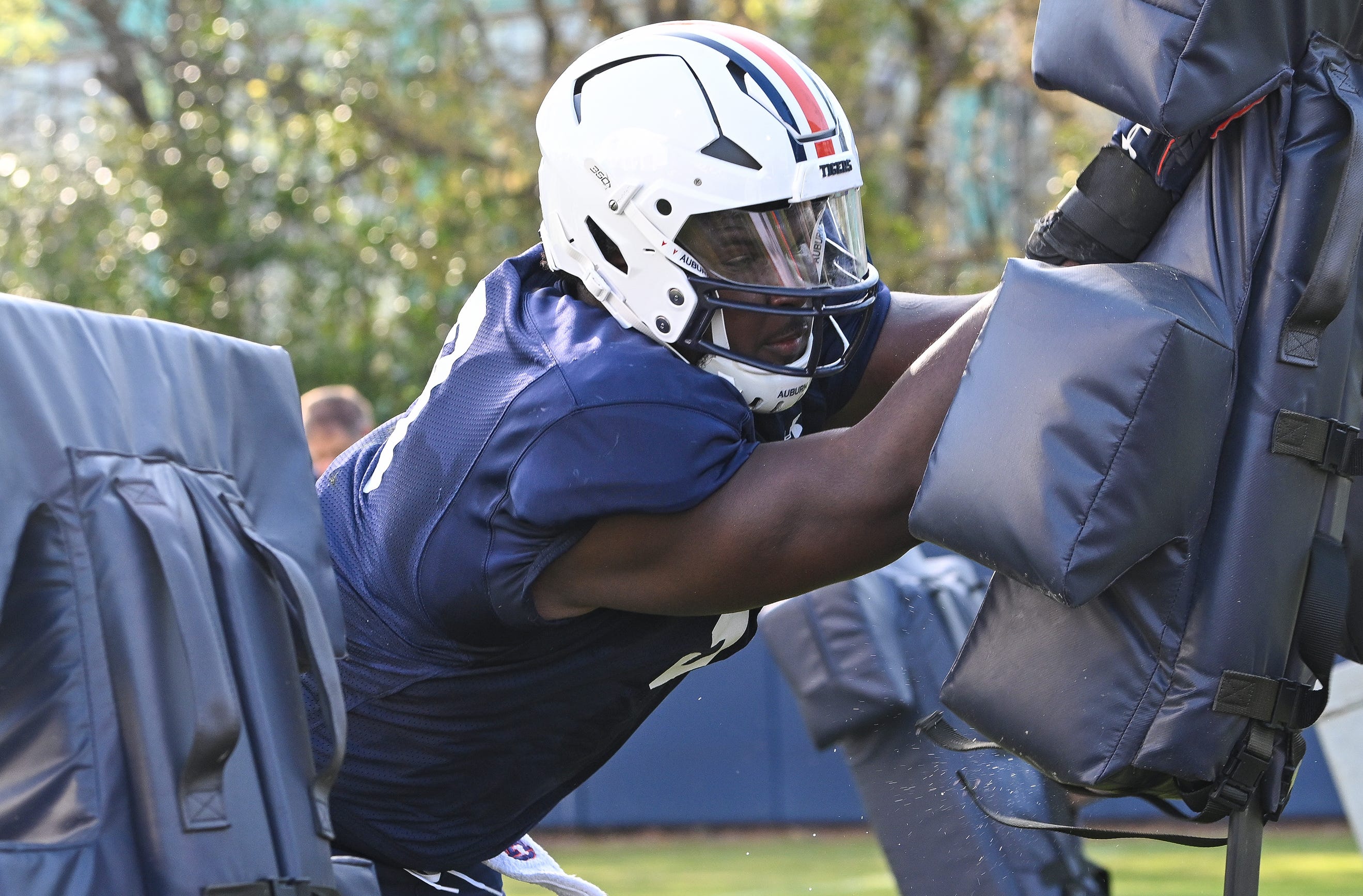 Can the biggest defensive lineman *in Auburn history* make an instant ...