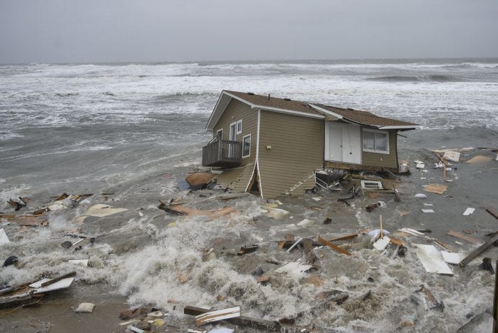 The story behind an Outer Banks house that collapsed into the ocean