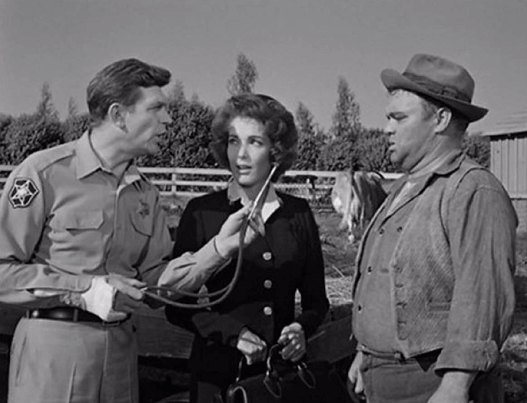 Andy Griffith is gettin' you that thar shot