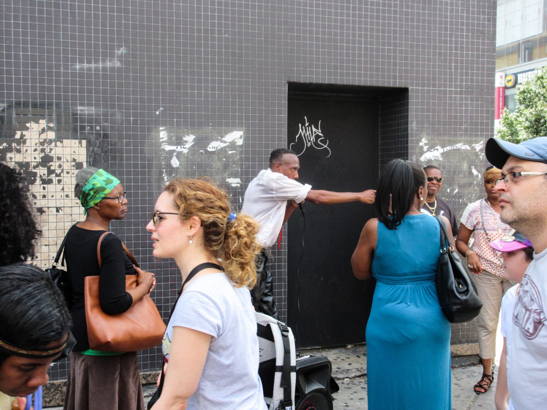 Street Sermon - by Glenn Mann - Picture Perfect City