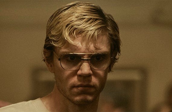 Evan Peters as Jeffrey Dahmer undermines Ryan Murphy's mission / Late ...