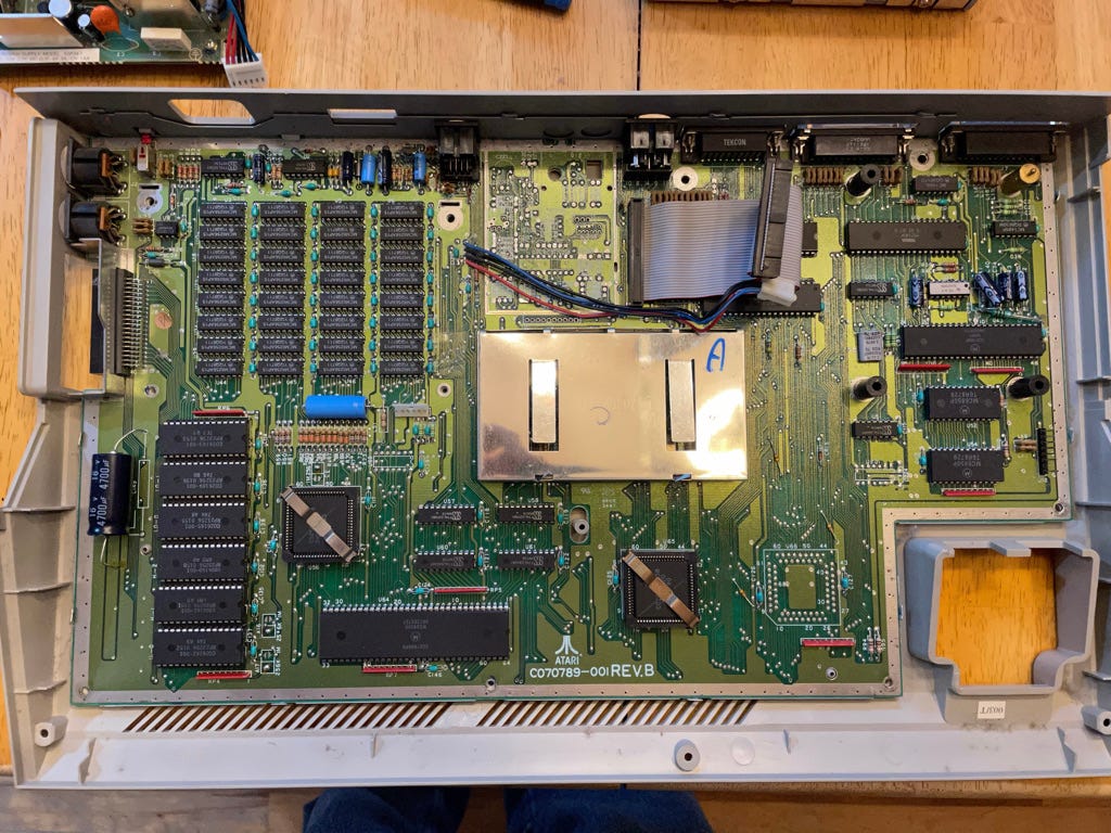 Inside the Atari 1040ST - by Paul Lefebvre