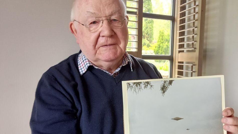 The 'Holy Grail' of Hard Evidence: One of The Most "Spectacular" UFO ...