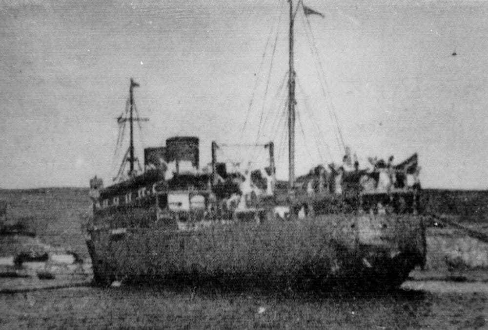 The unhappy crew of U-581 - by Martin Cherrett