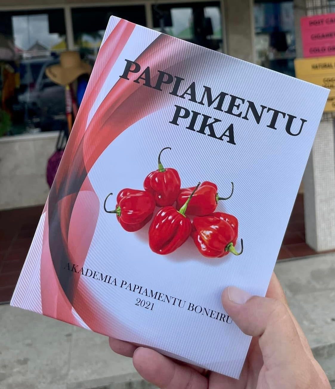 Review: 'Papiamentu Pika' - by Arjen de Wolff