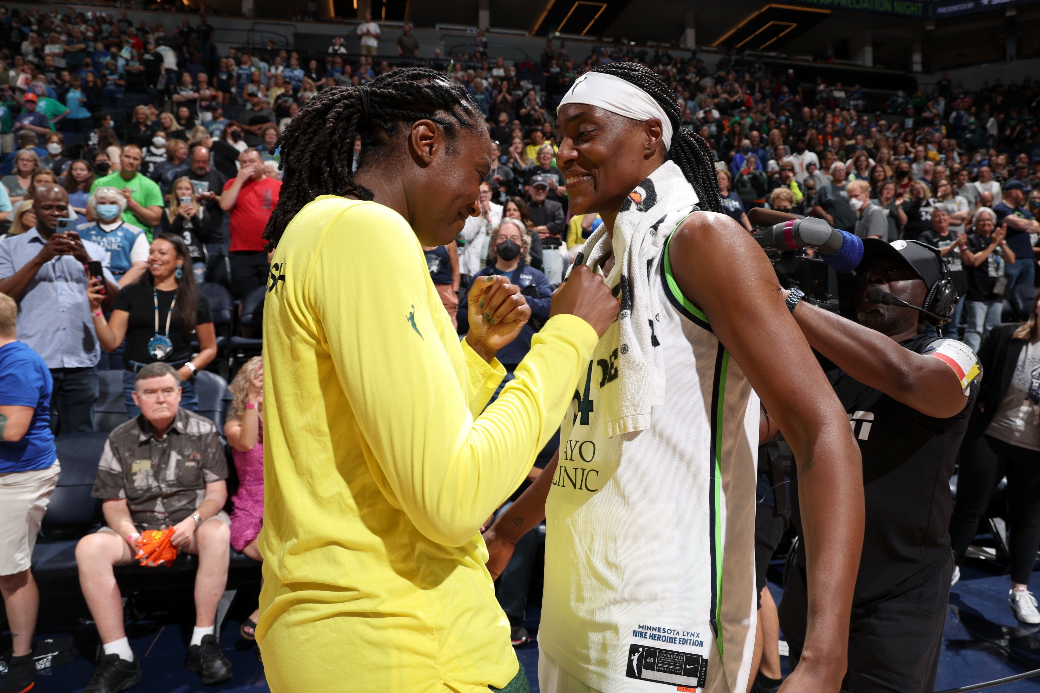 Storm clinch home court, beat Lynx 96-69
