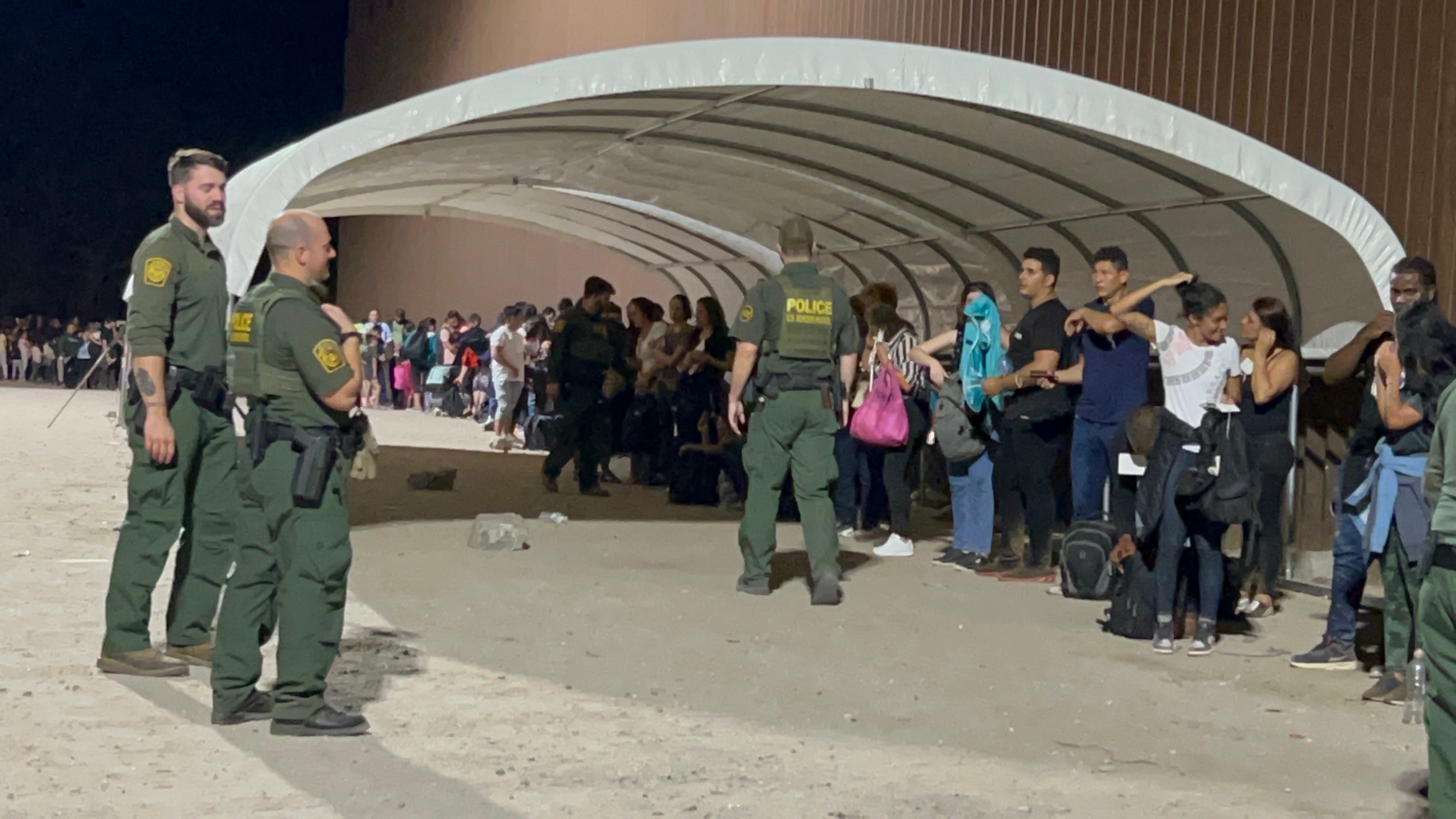 Mass Border Crossings in Yuma - by Jeff Rainforth