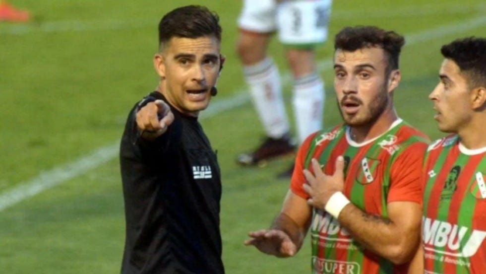 El policía bahiense que rescata perritos, Ana Rosa para los chicos y ...