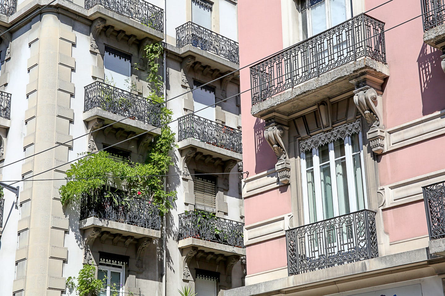 Chasing murals in Grenoble - by DLupo - Mediterranean Days