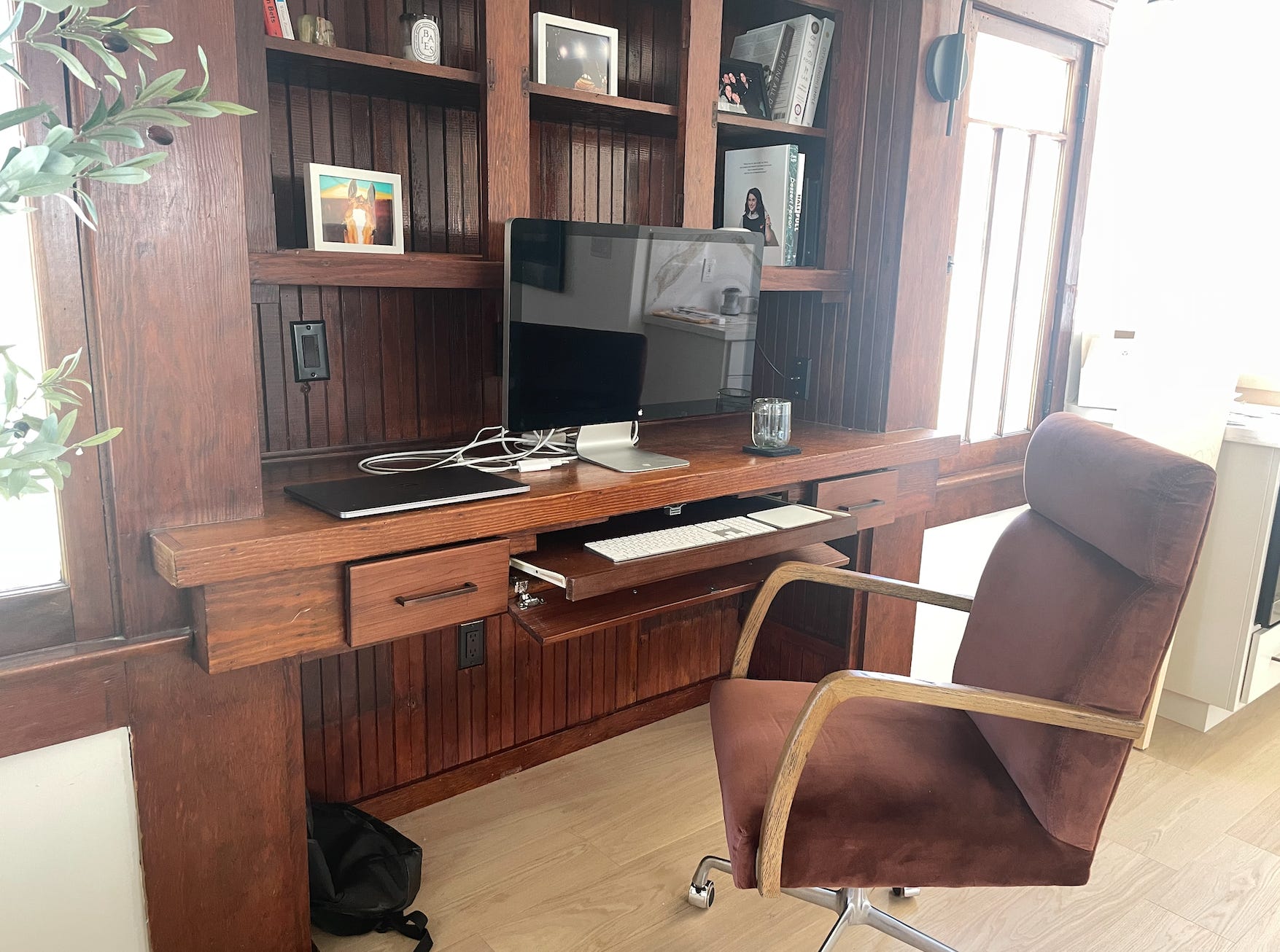 142 - Stephanie Engle - by Ryan Gilbert - Workspaces