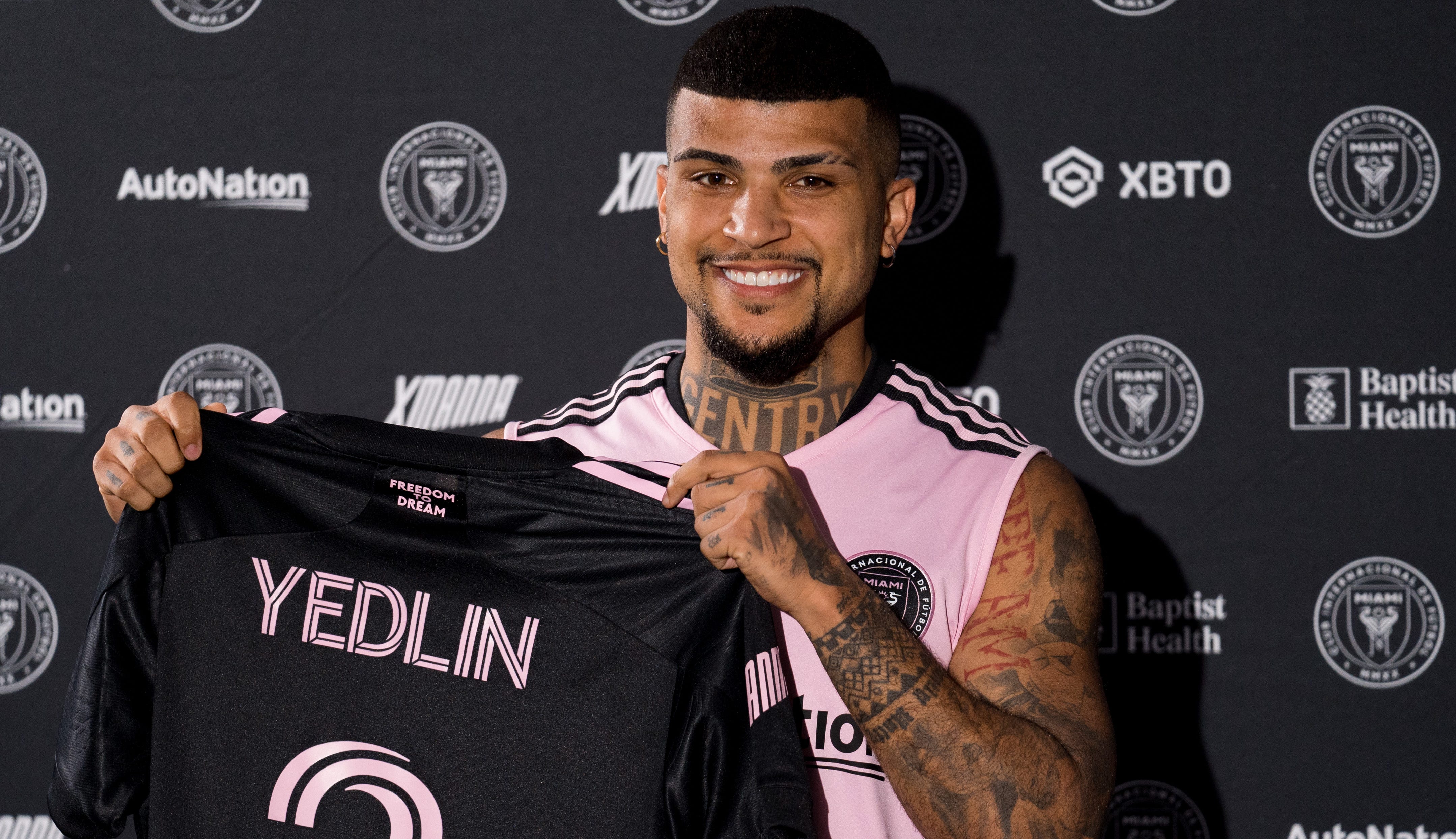 Yedlin Tattoos Shirts And Skins | WorldSoccerShop