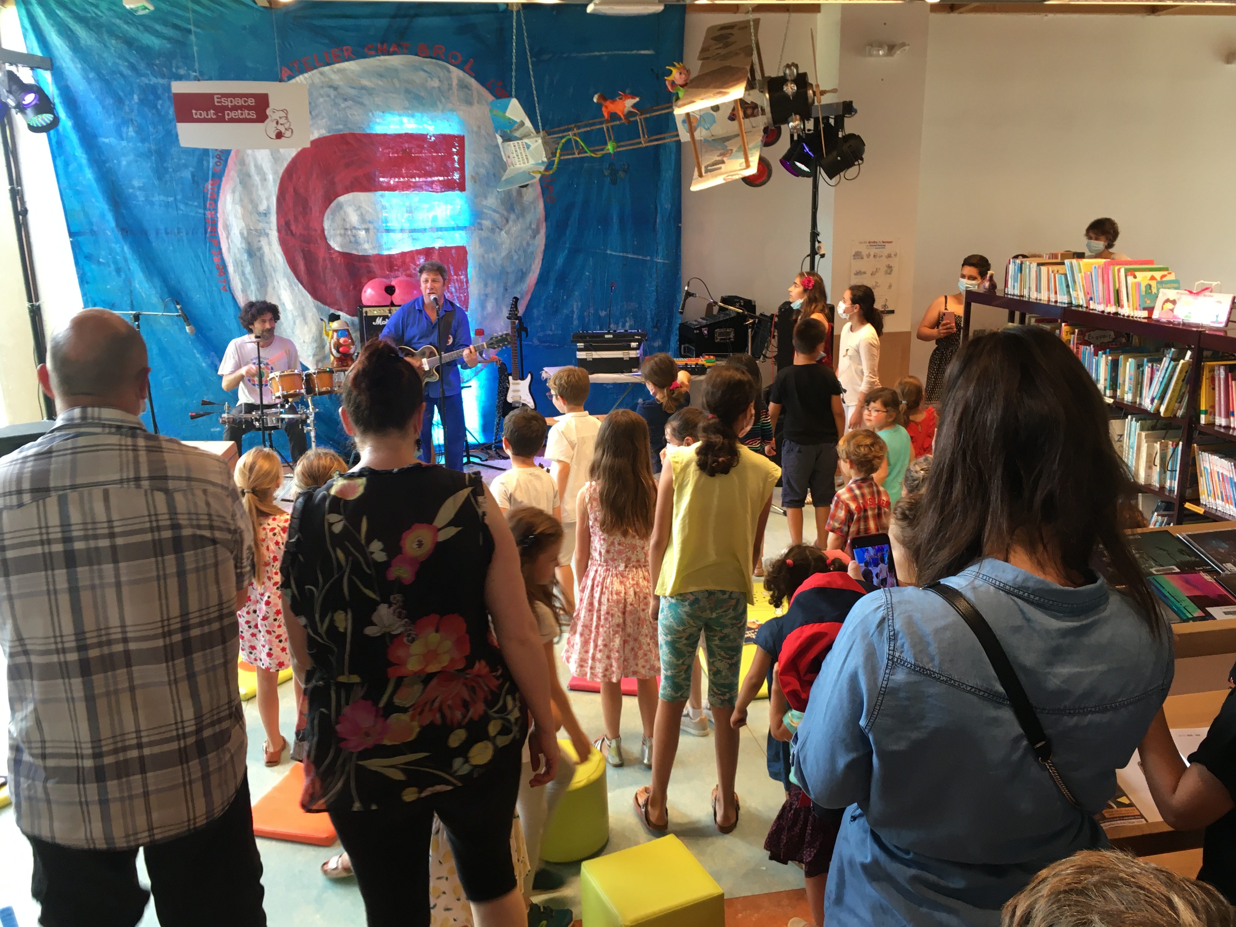 AIL OU RADIS ? - by Atelier Chat Brol - BROL magazine