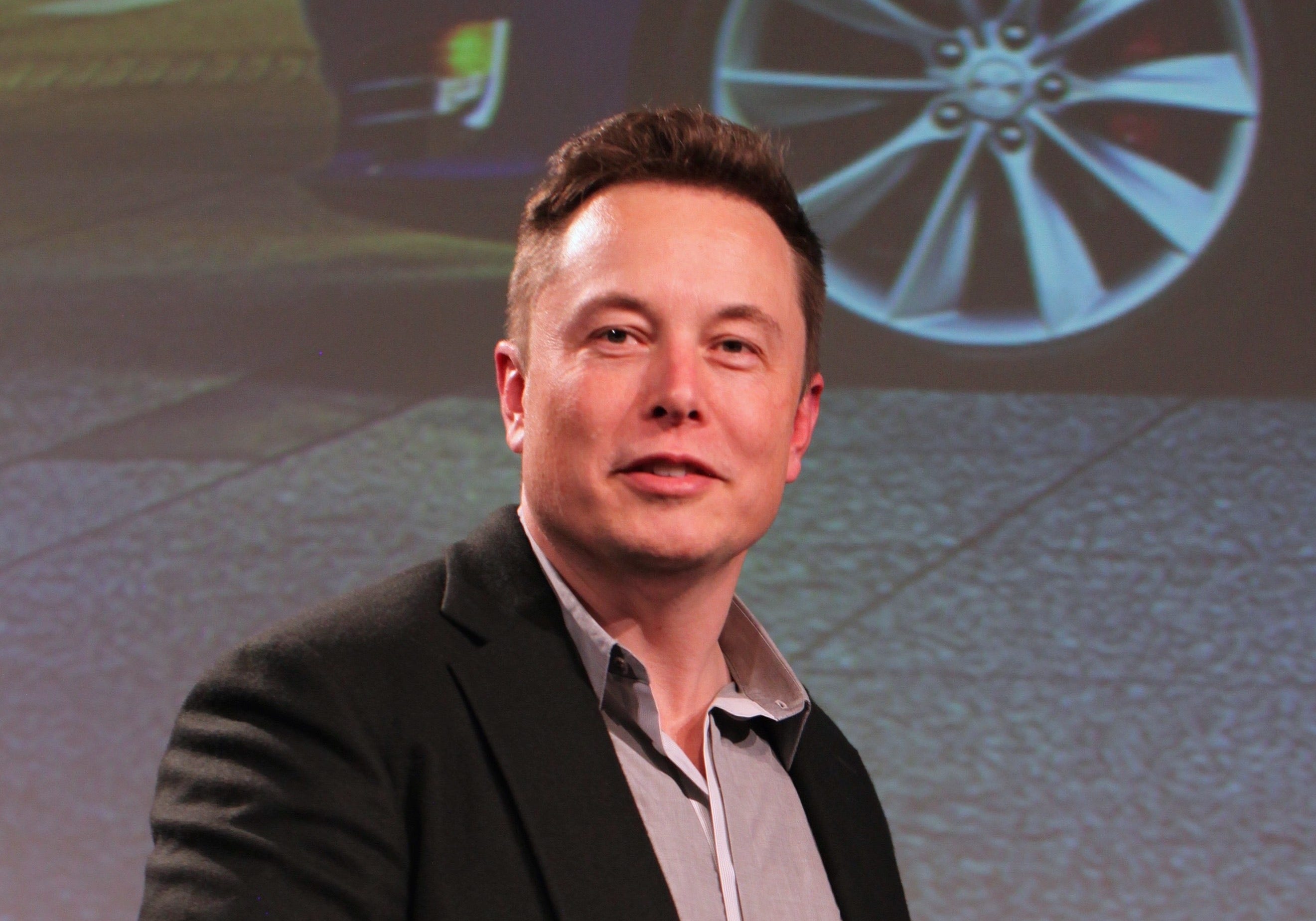 Elon Musk brings his chaotic management style to Twitter