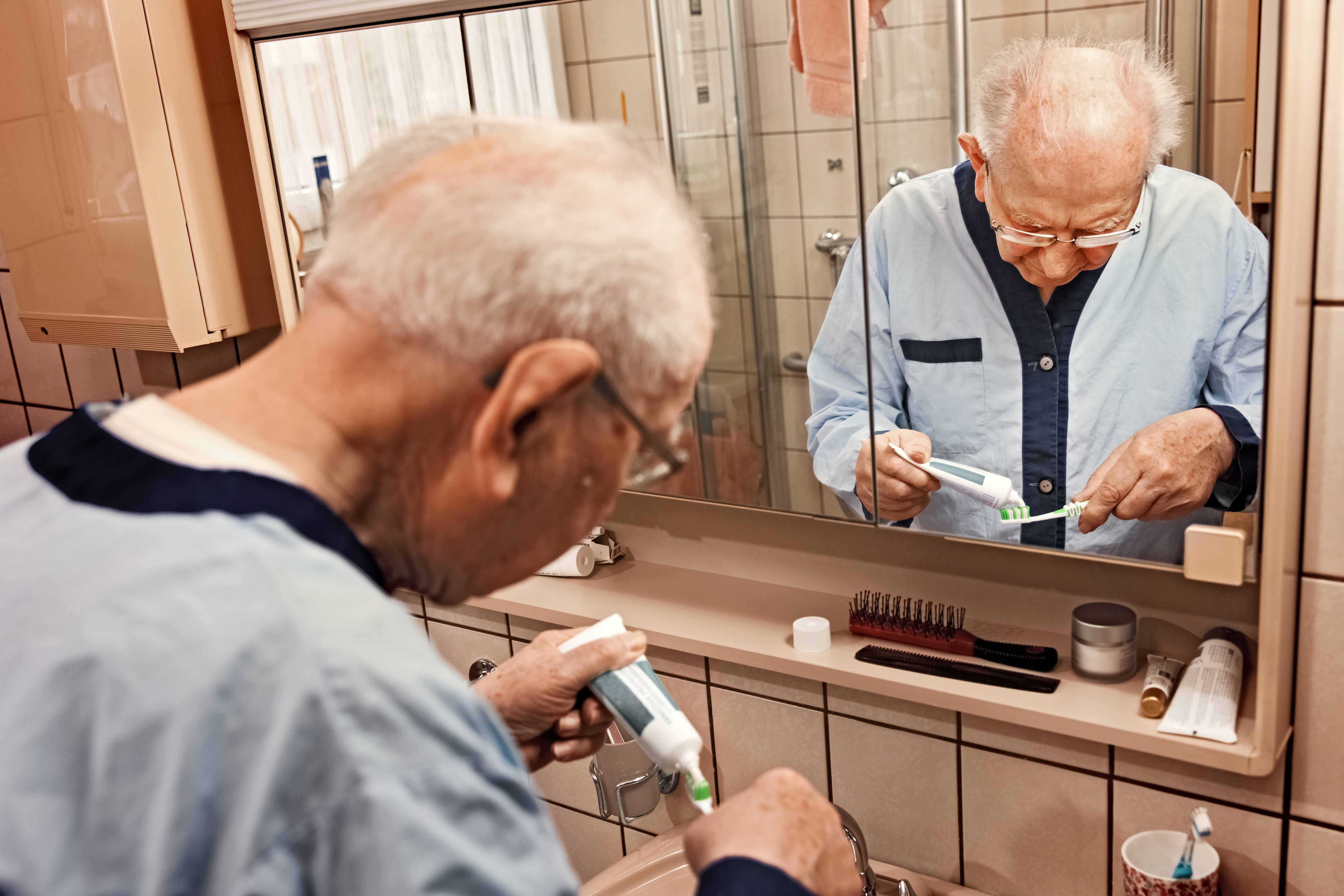 Oral Health Care for Seniors - Khyaal