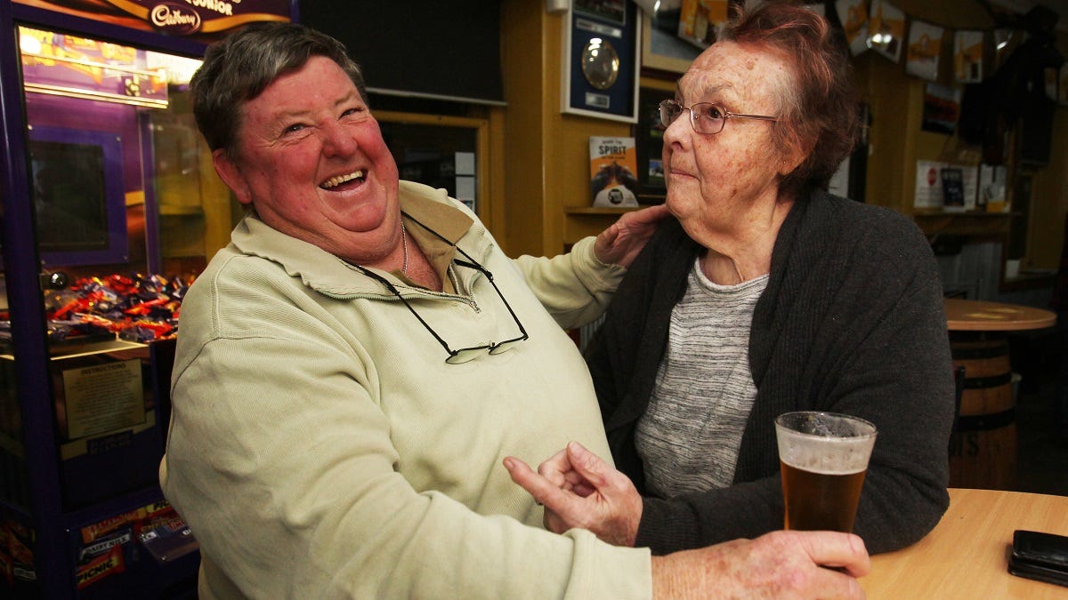 Familiar faces abound in Colin Whelan’s River Murray pubs book