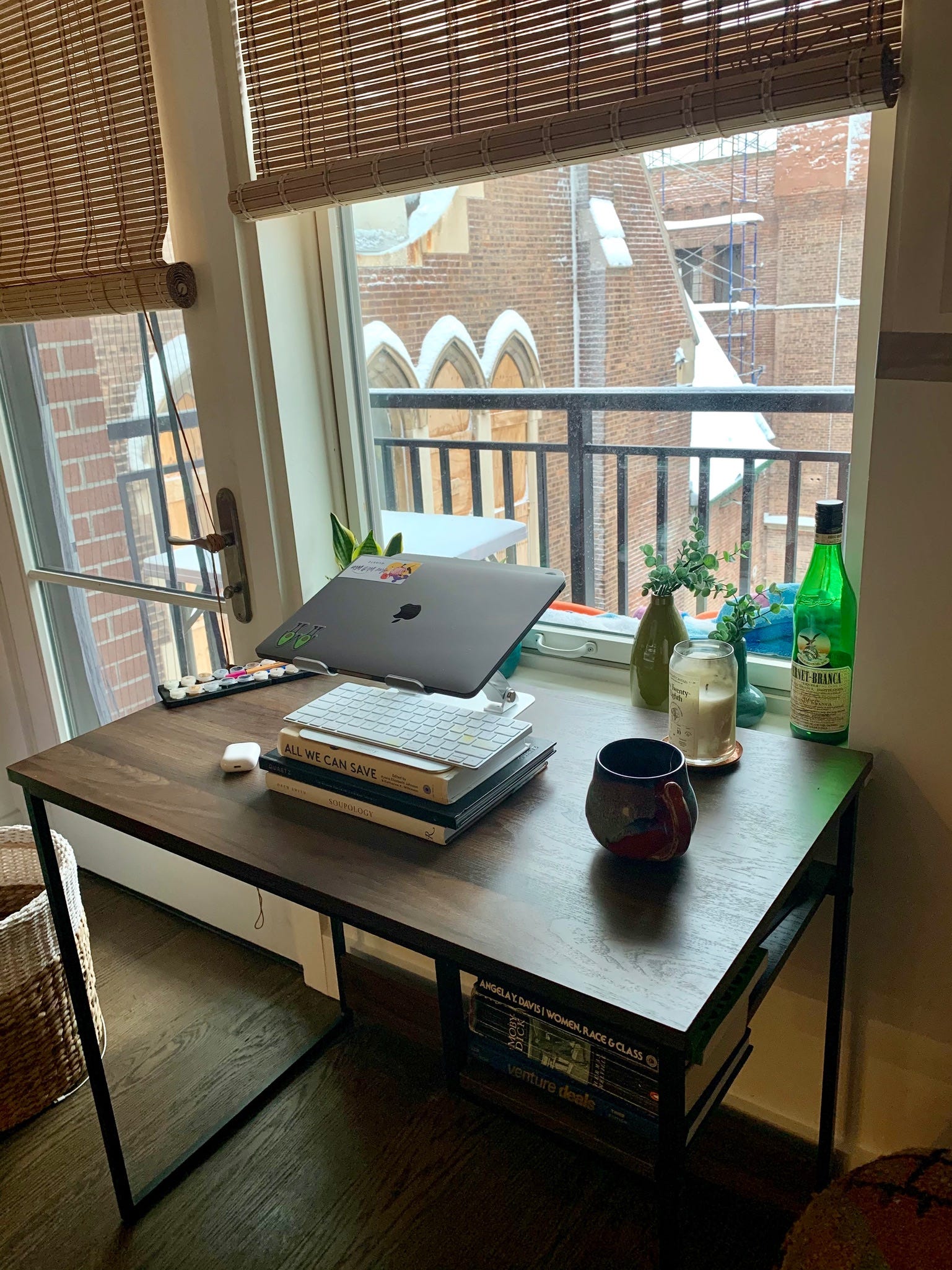 048 - Leah Fessler - by Ryan Gilbert - Workspaces