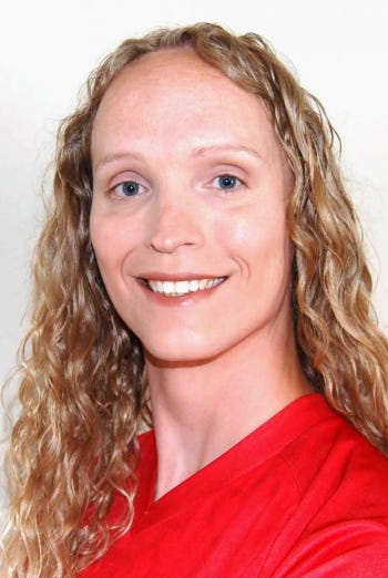 Another man steals a woman's place on the podium