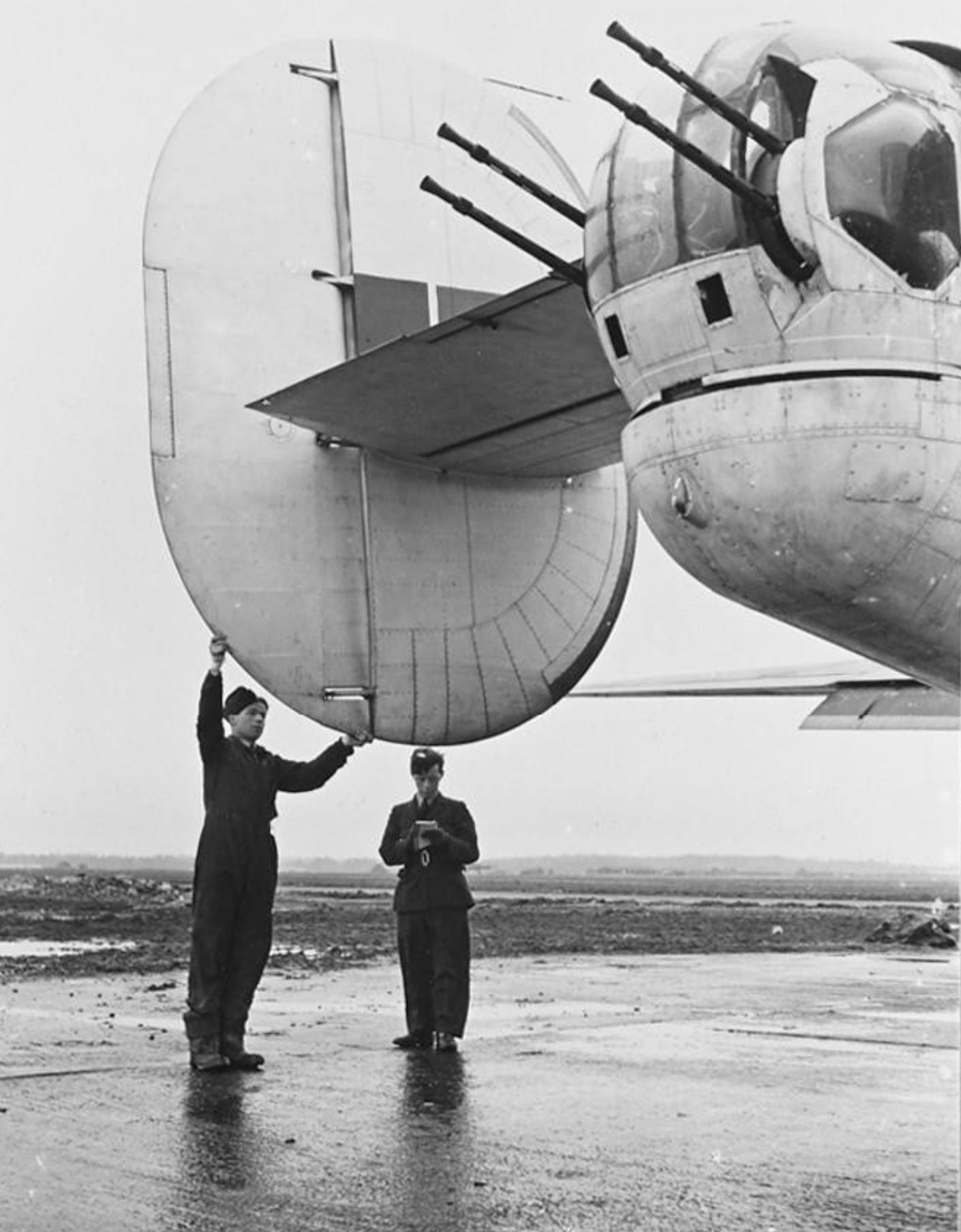 U-boat hunters over the Atlantic - by Martin Cherrett