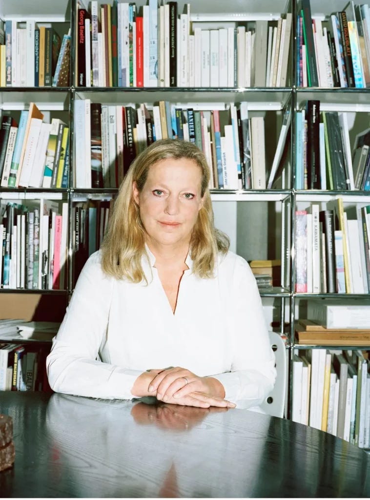 Kunstfrau gegen Geldmann - by Mark van Huisseling