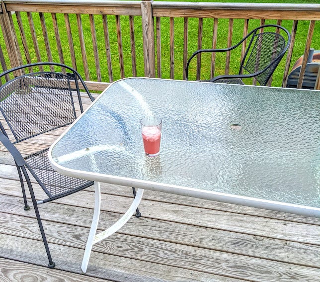 Latvian Juice - by Con/Jur/d - gate(less)