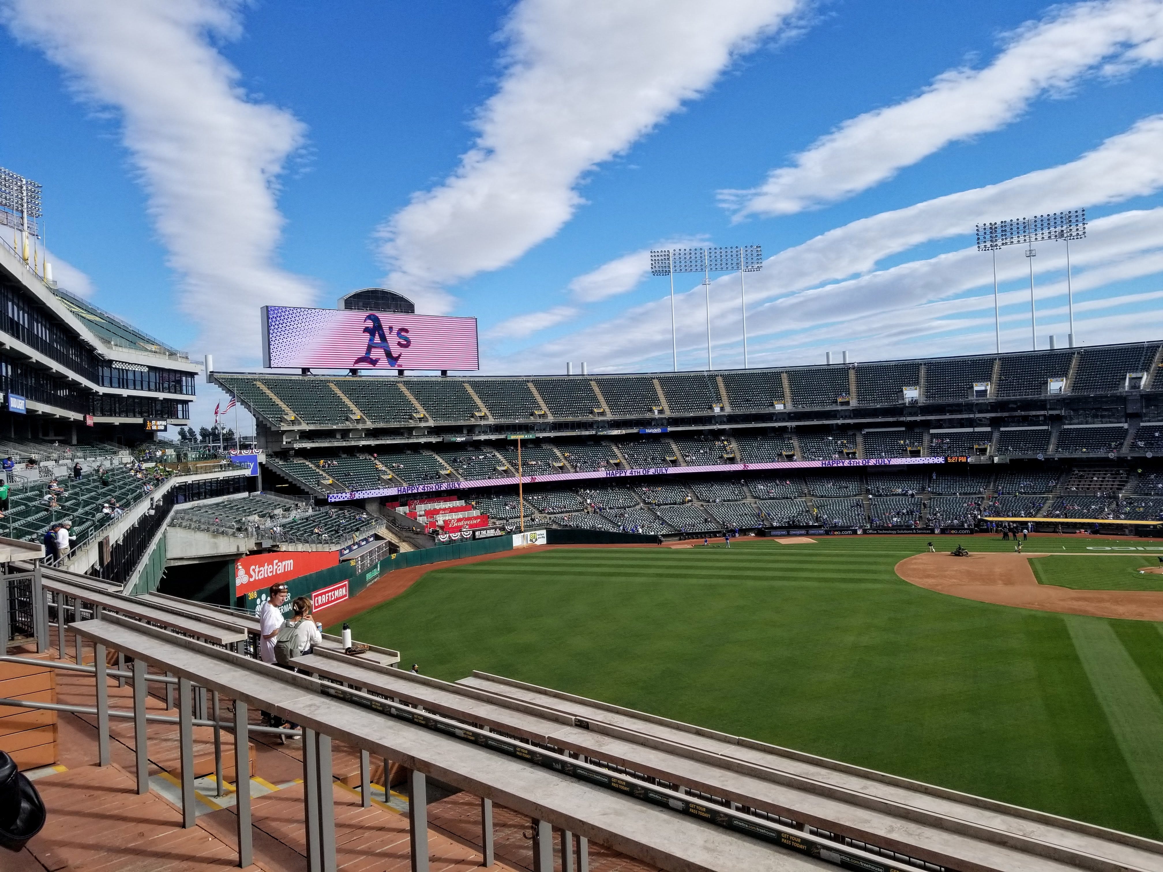 a day at the Coliseum - by Kenneth Mills - Dispatches