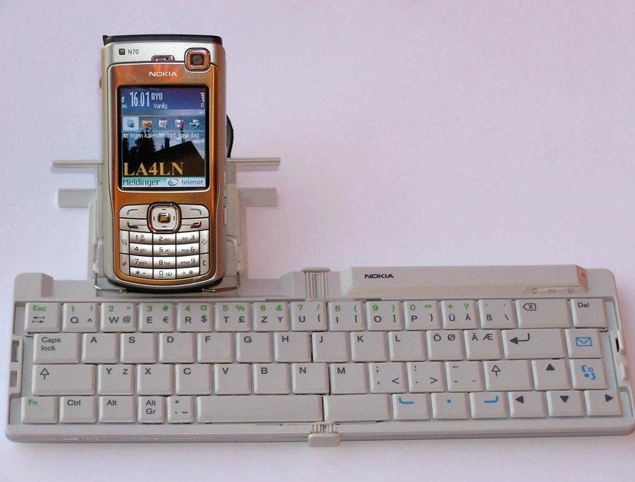 Pictures of some weird computer keyboards.