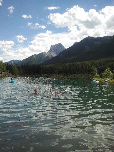 The most refreshing mountain swimming spots near(ish) Calgary