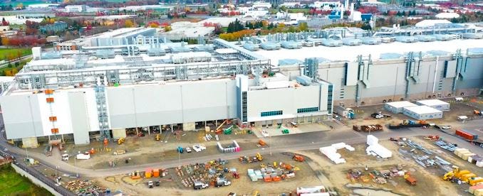 Intel Marches Ahead on Manufacturing Efforts