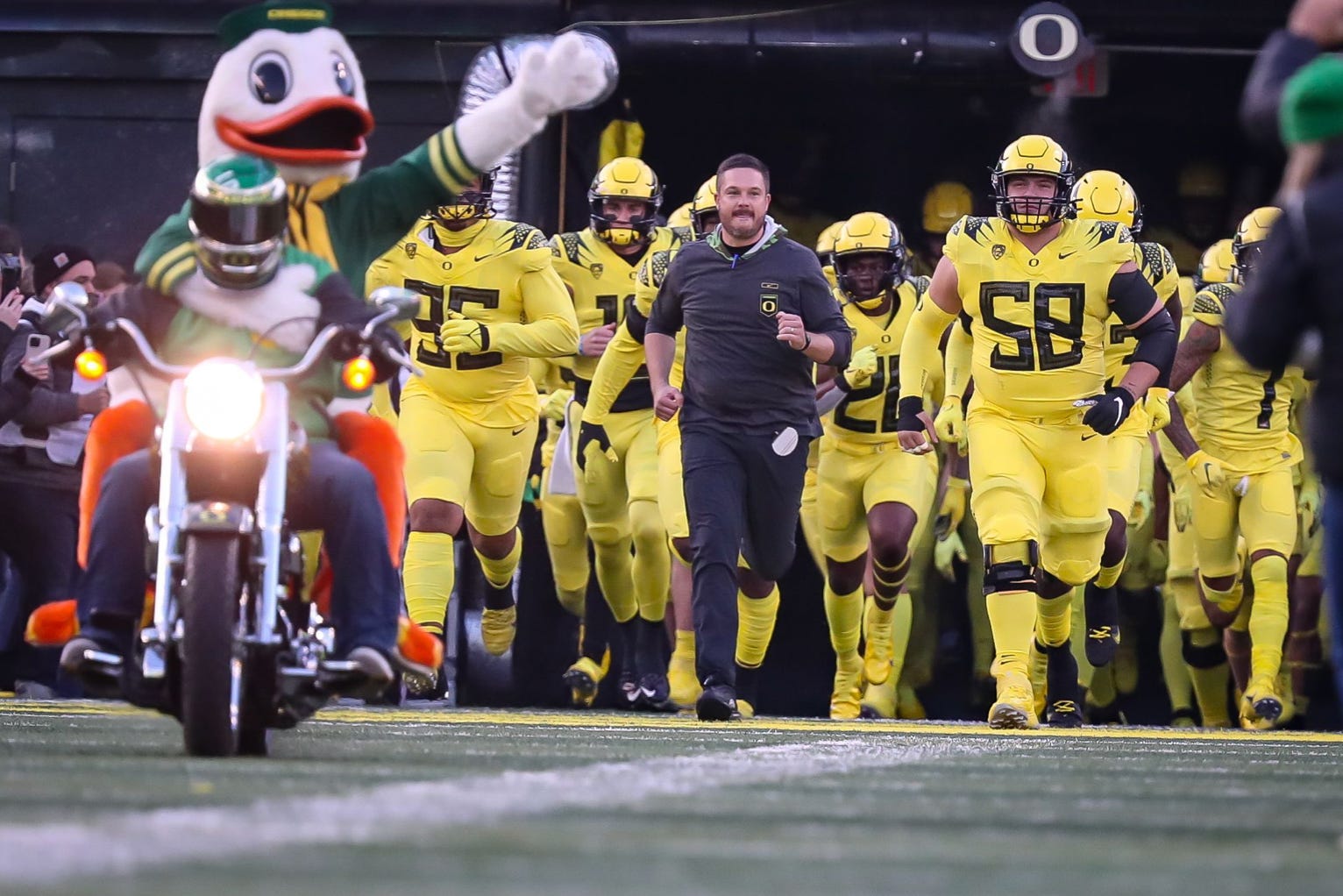 Canzano: Pac-12 race set up for wild finish