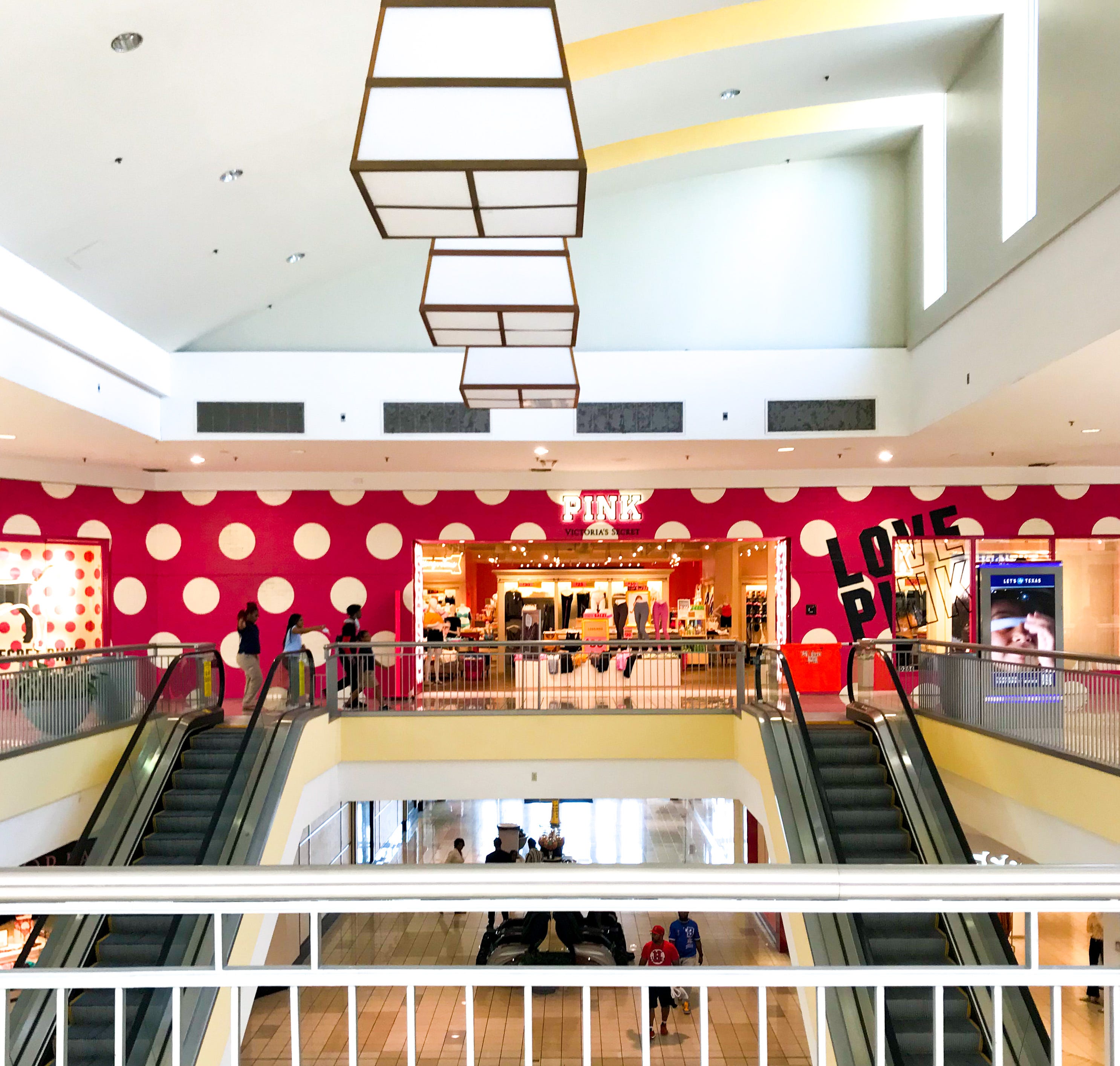 Tour de Mall - by Tipper Raddle - Tipical World