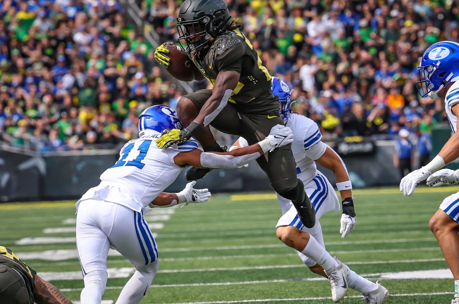 Photo Gallery: Oregon Ducks vs BYU Cougars