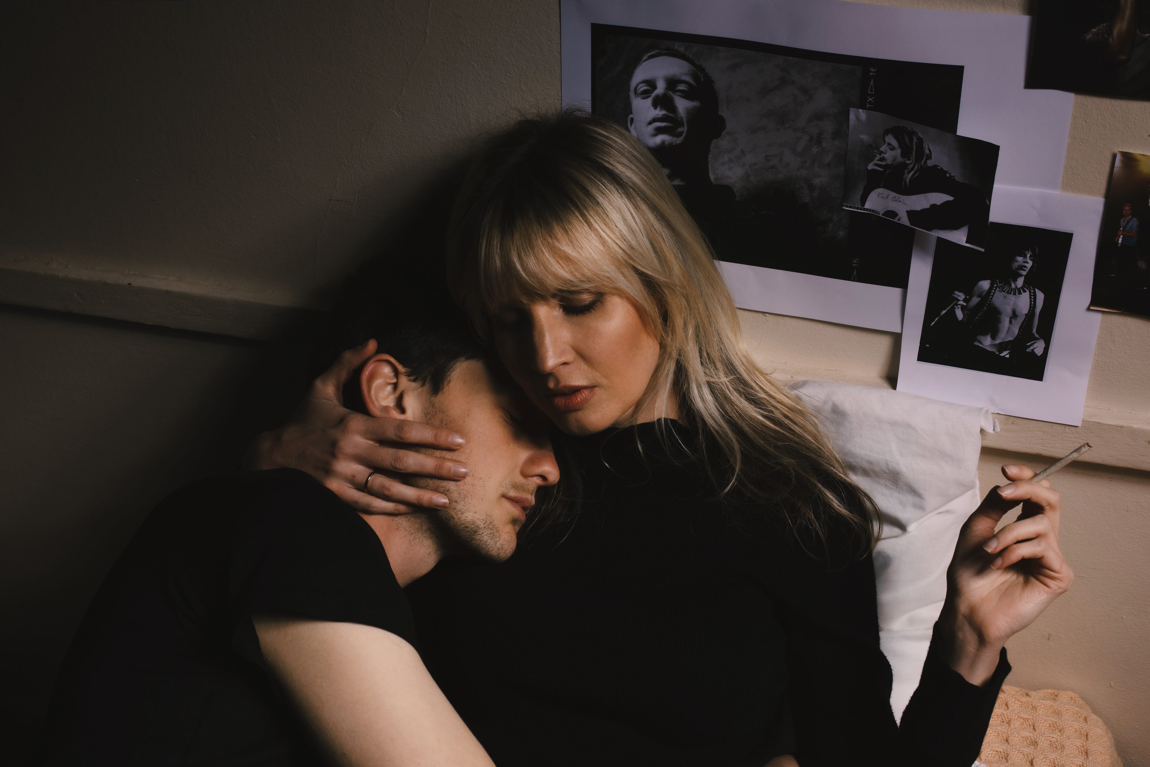 Neon Smoel: Azille Coetzee gesels met Marí Borstlap oor haar nuwe ...