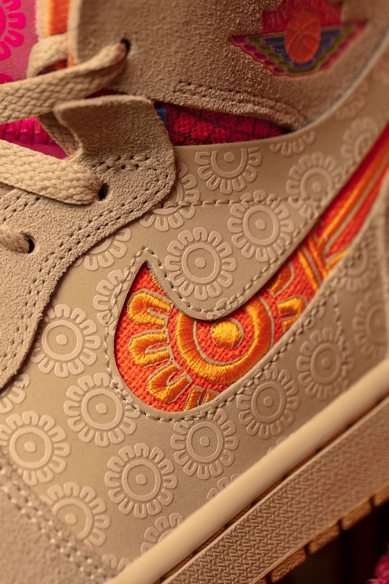 The Right Pill #57: Metaverse Fashion Trends, Somos Familia x Nike ...