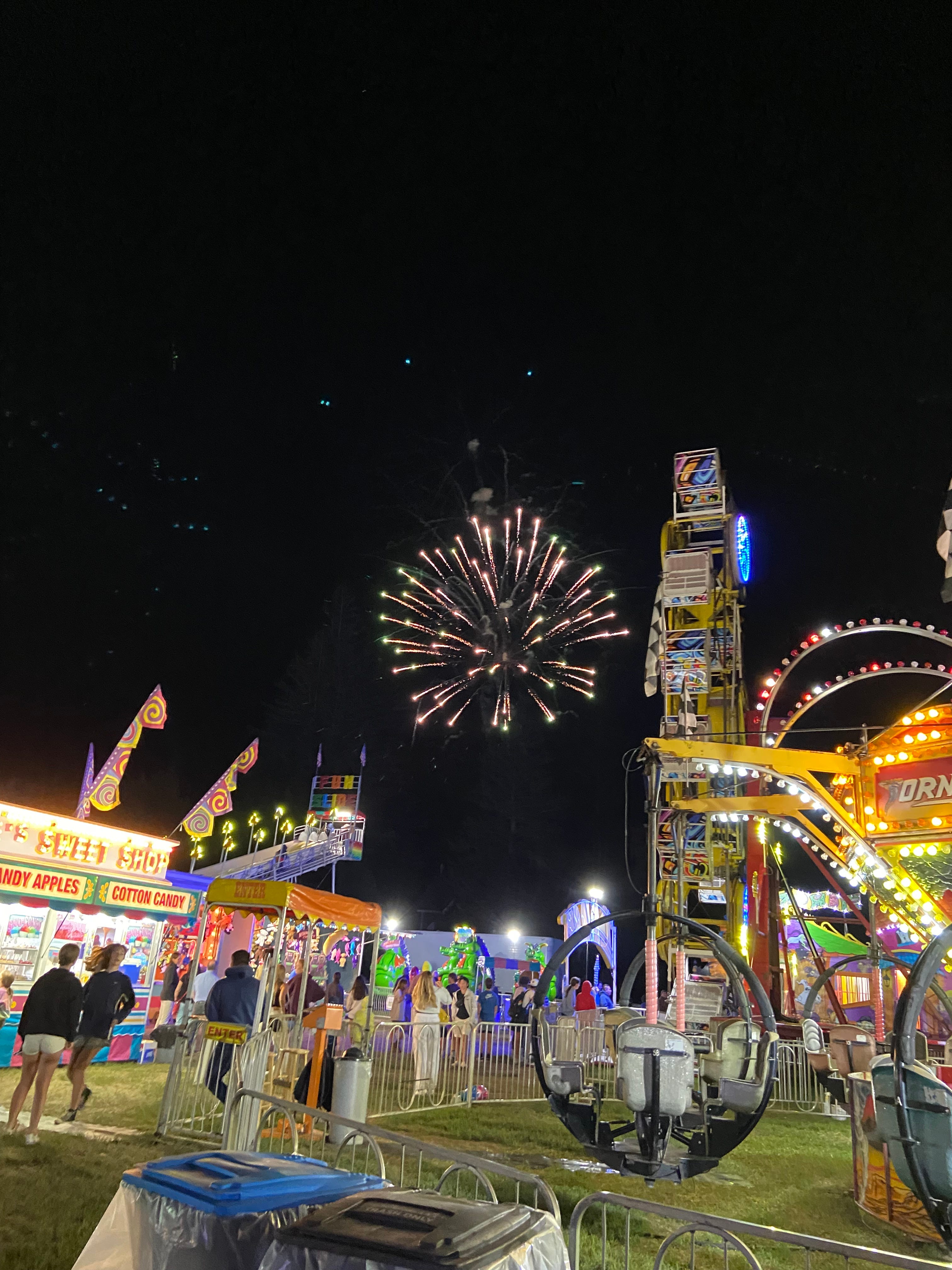 2022 Norwich Fair Fireworks display short video and photos for you to enjoy