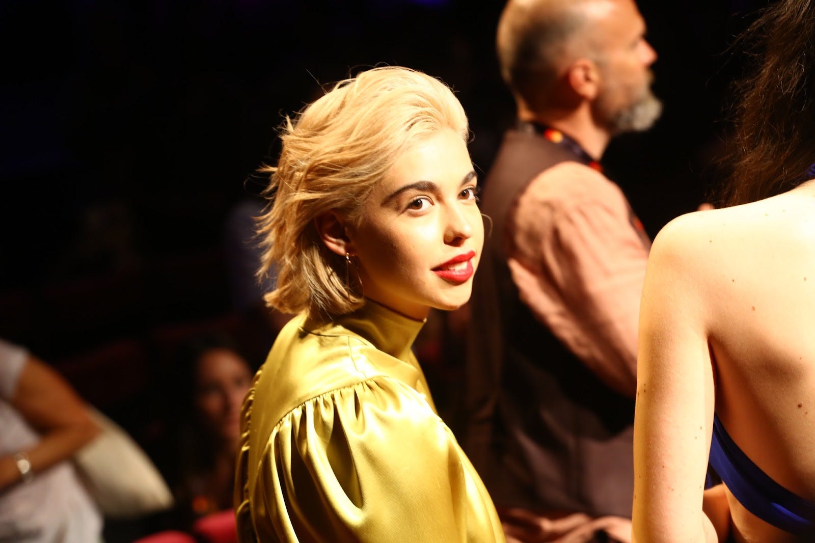 Ana, reprezentarea unei generații. De vorba cu Mara Bugarin despre ...