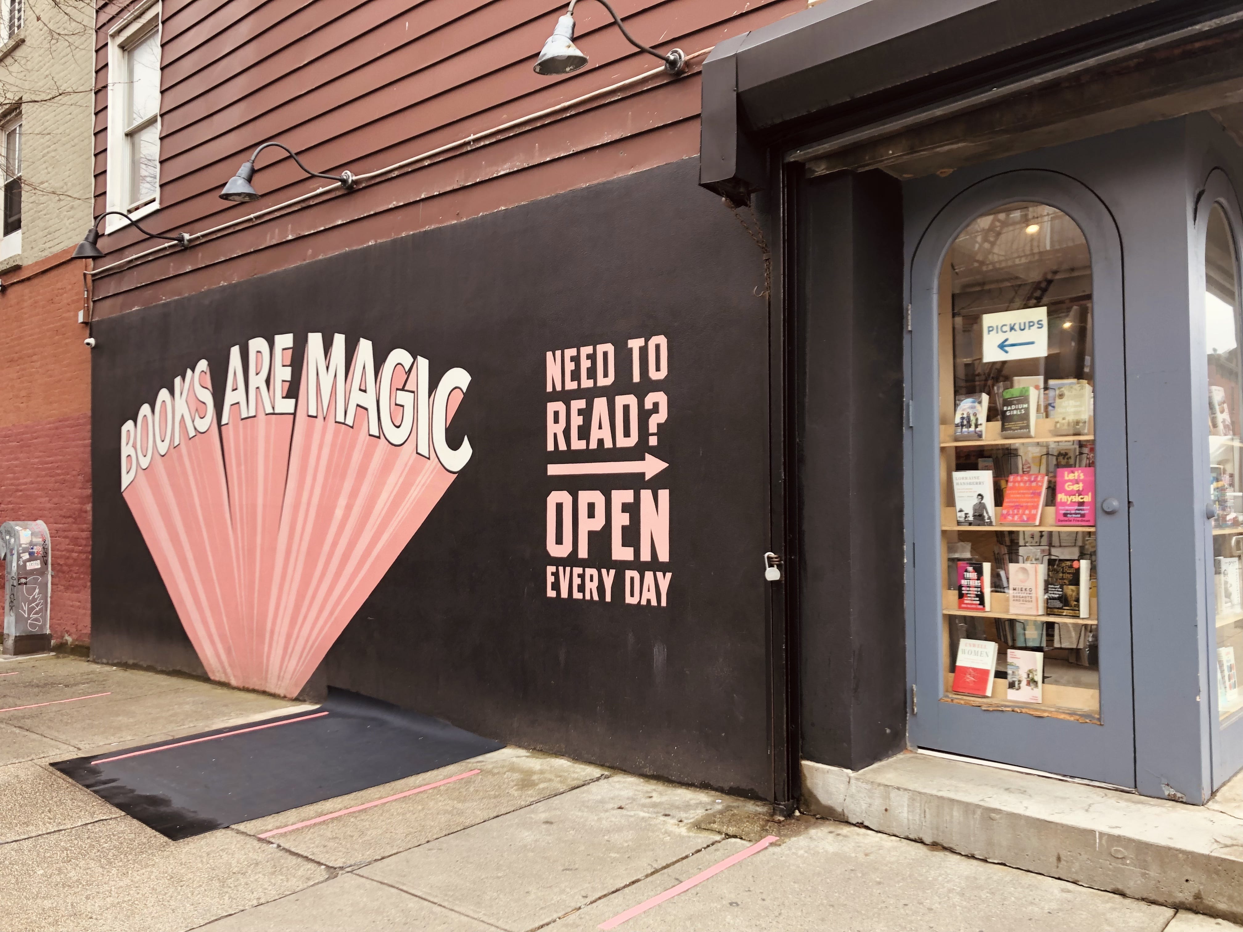 Ursina's Shelf - NYC for book lovers - Ursina's Shelf