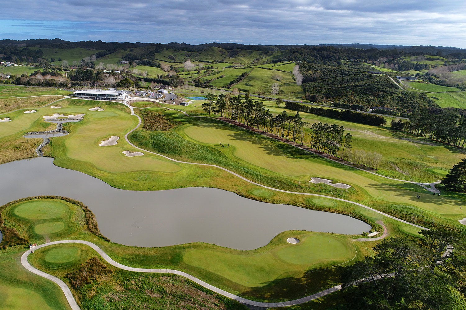 Wainui Golf Club - by Simon Hodge - NZ Golf Reviews