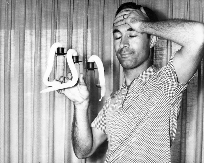 025 ☼ what's been abandoned - by Angella d'Avignon