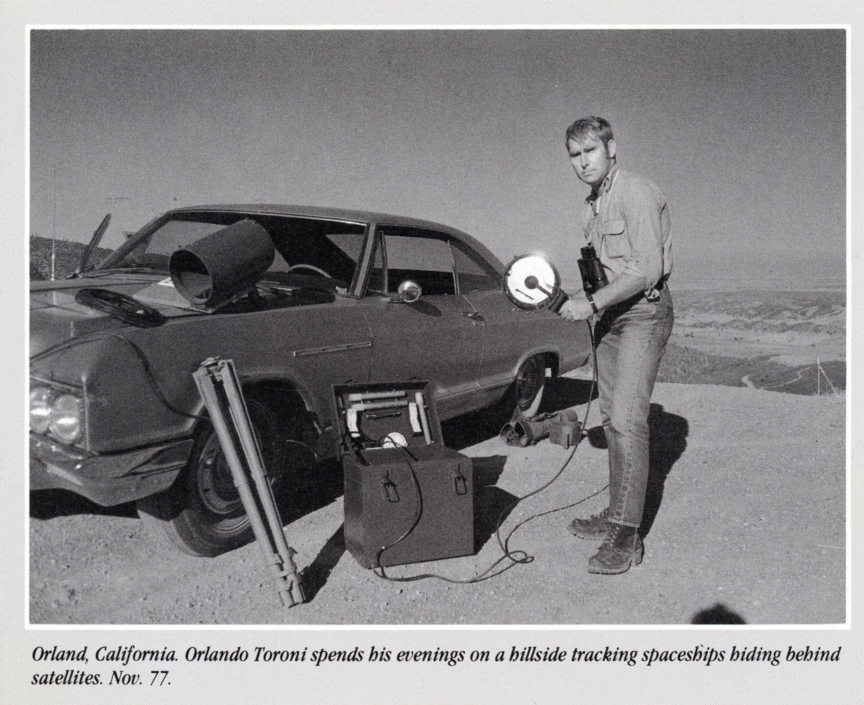 Signaling the Saucers - by George Eberhart