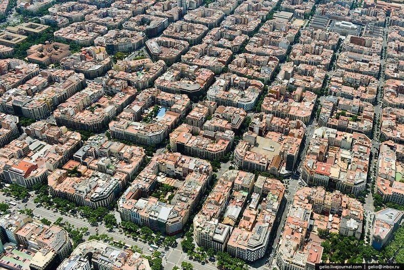 Why (nearly) All Blocks in Barcelona Look the Same