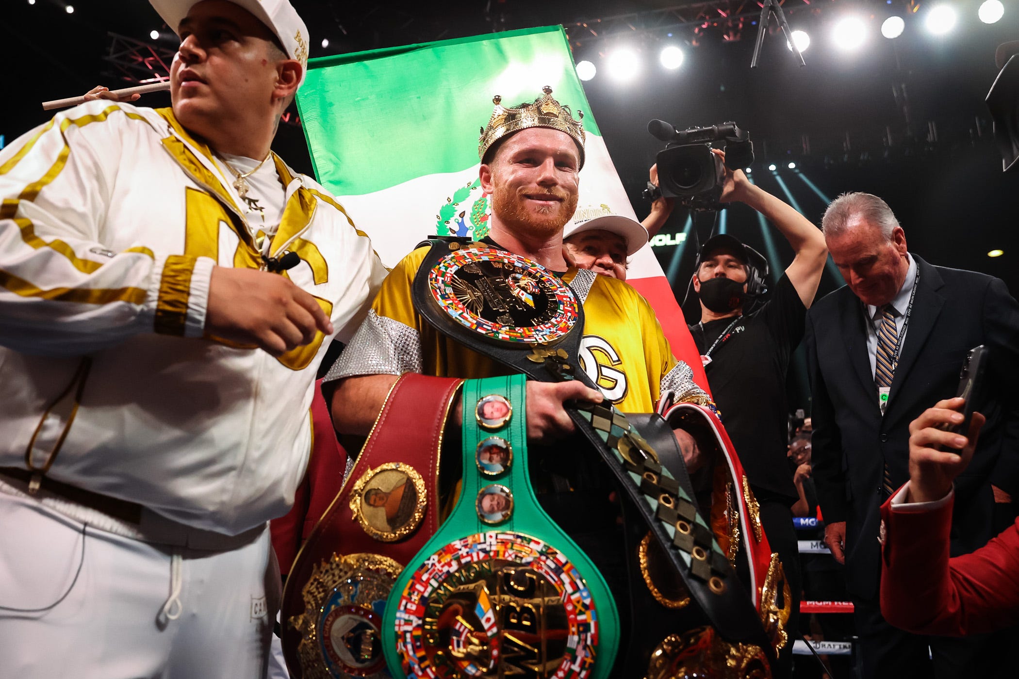 Shocker: Canelo takes aim at cruiserweight title, Makabu fight approved ...