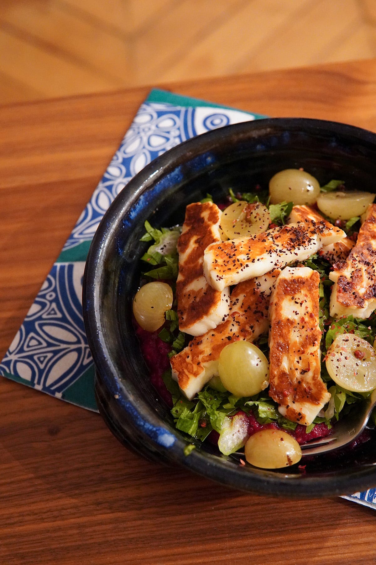 La crème de betterave à l’halloumi grillé - by Lola Spun