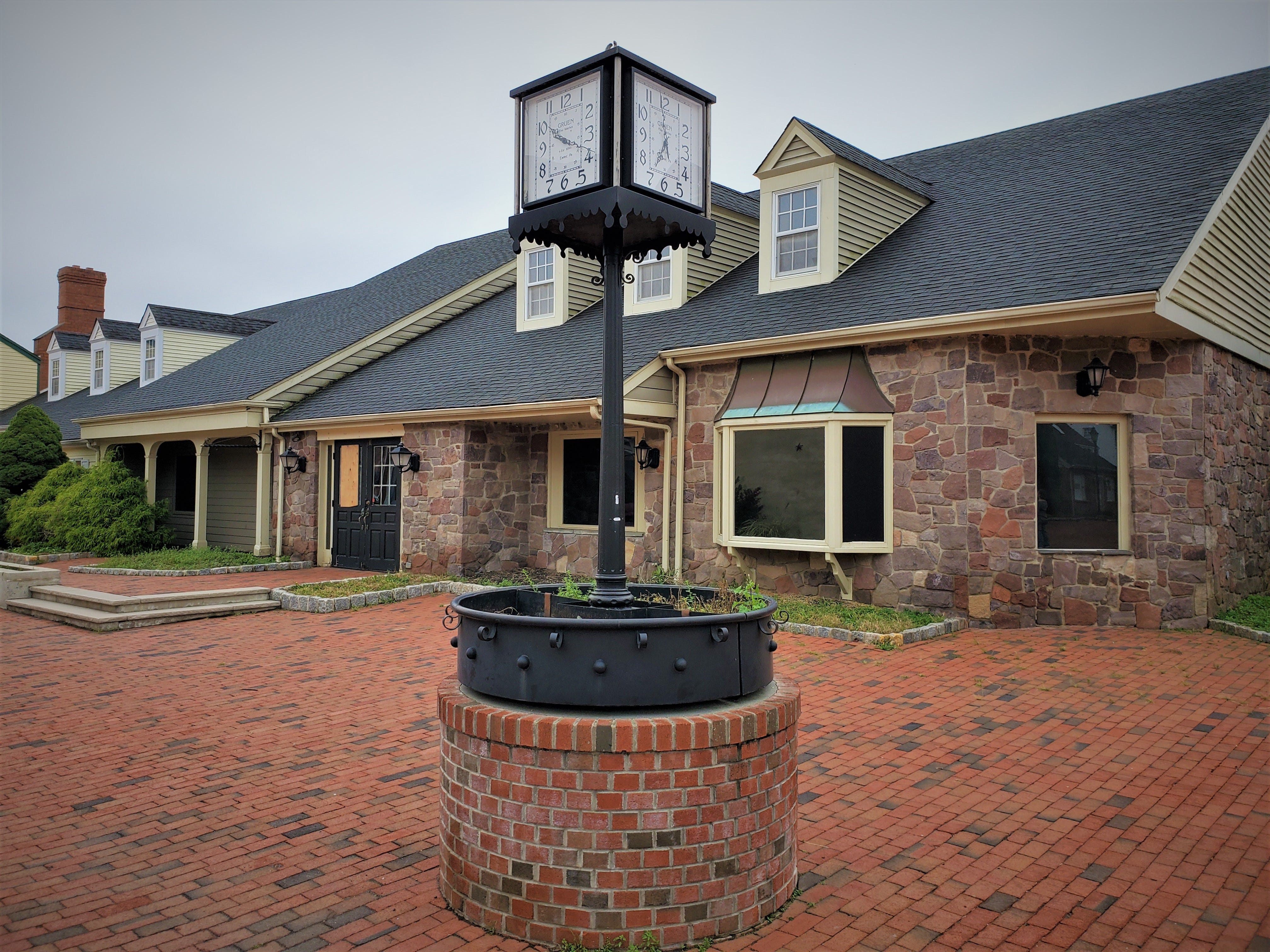 More on America's First Outlet Mall - by Addison Del Mastro